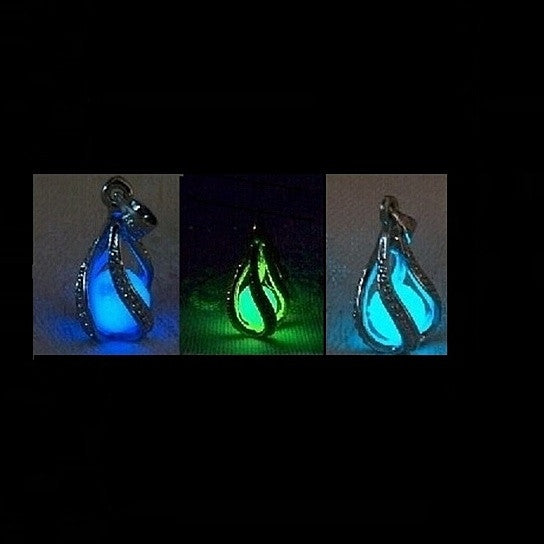 Glow Pendant Necklace – Silver Moon Bay